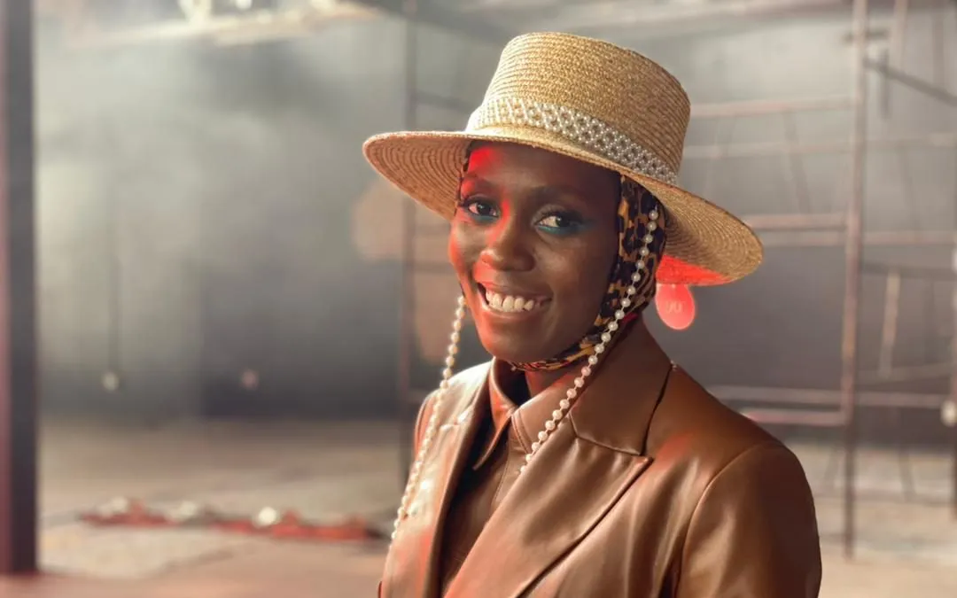 Azawi Opens Her 'Lost Files' with Emotional New Track 'Talking Stage ...